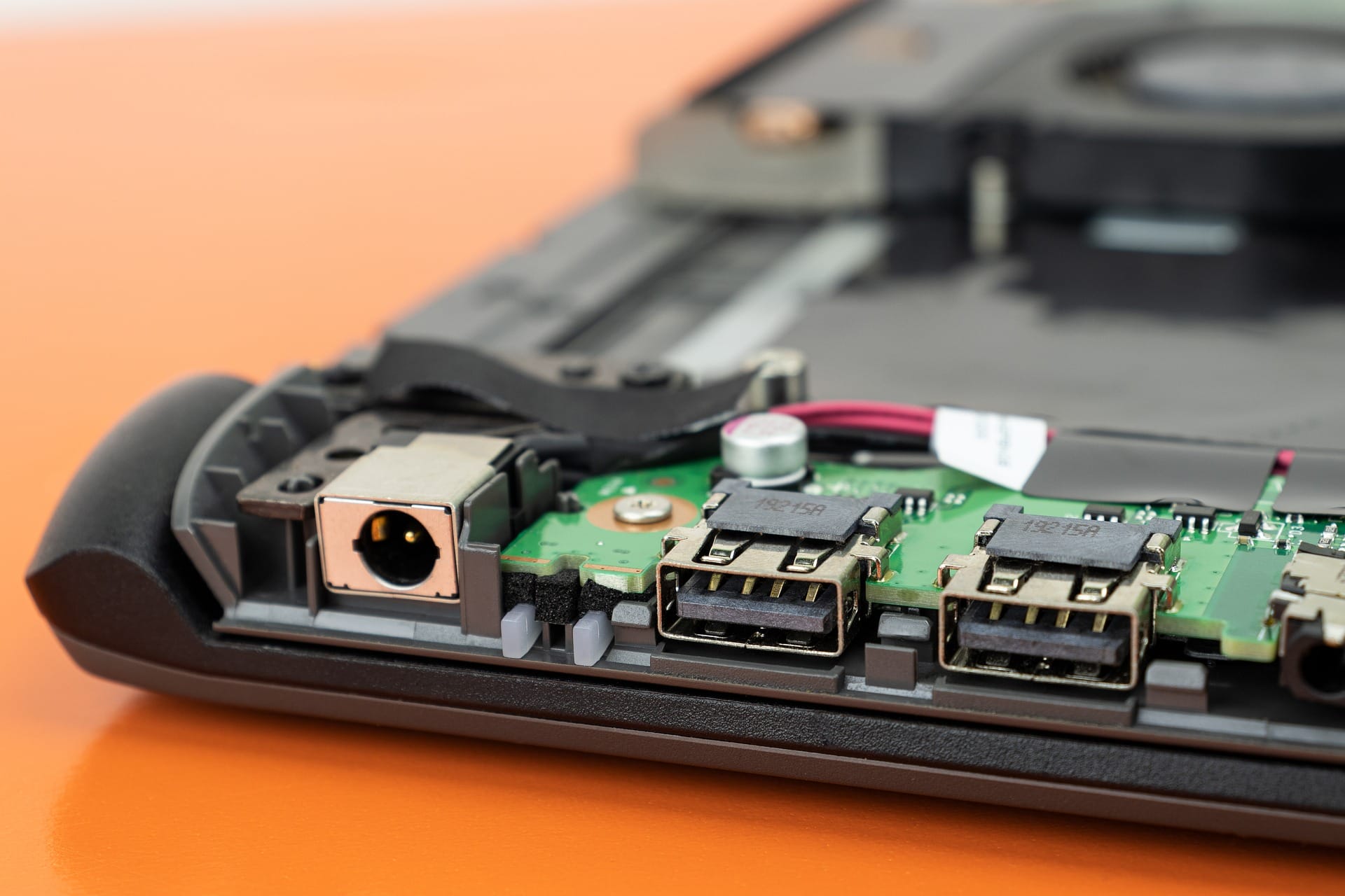 Port Adalah: Pengertian, Jenis, dan Contoh Port